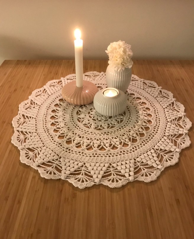 Ella´s Spring Doily in English