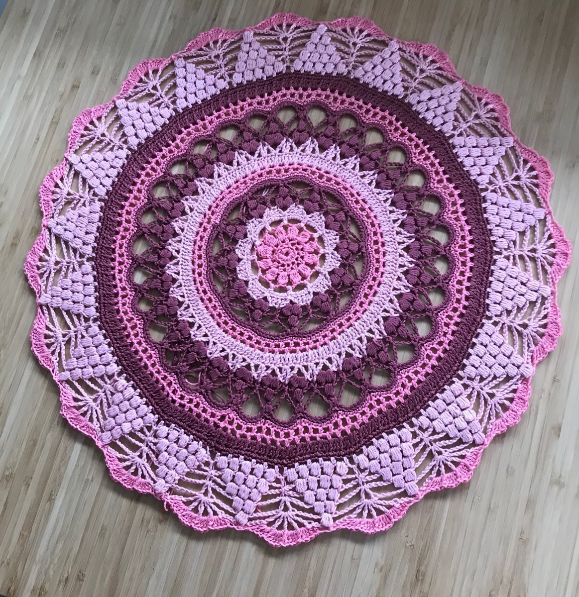 Ella´s Spring Doily in English